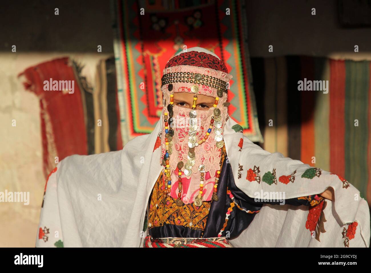 Palestinian traditional costume day hi-res stock photography and images ...