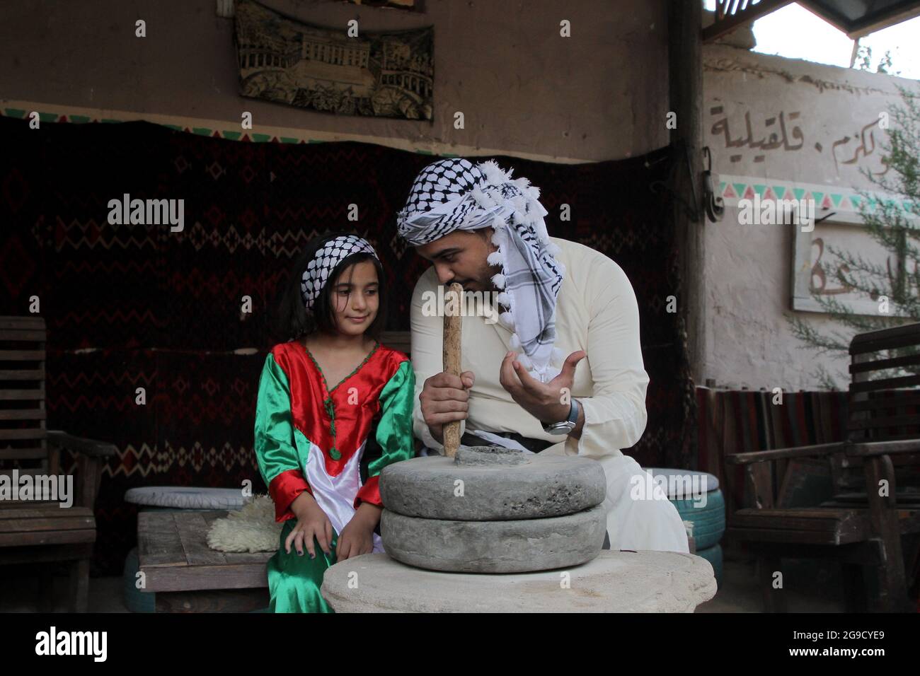 Palestinian traditional costume day hi-res stock photography and images ...