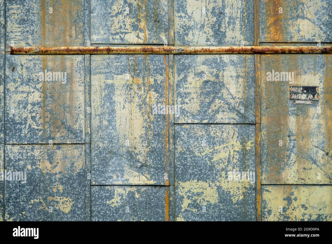 Rusted metal surface with peeling paint Stock Photo - Alamy