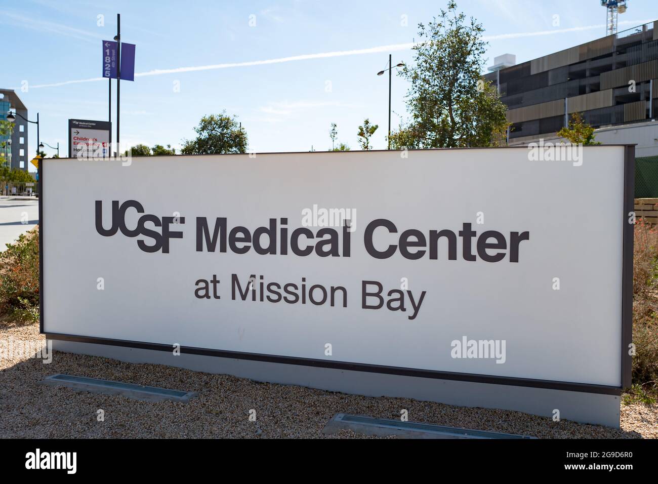 Ucsf mission bay hi-res stock photography and images - Alamy
