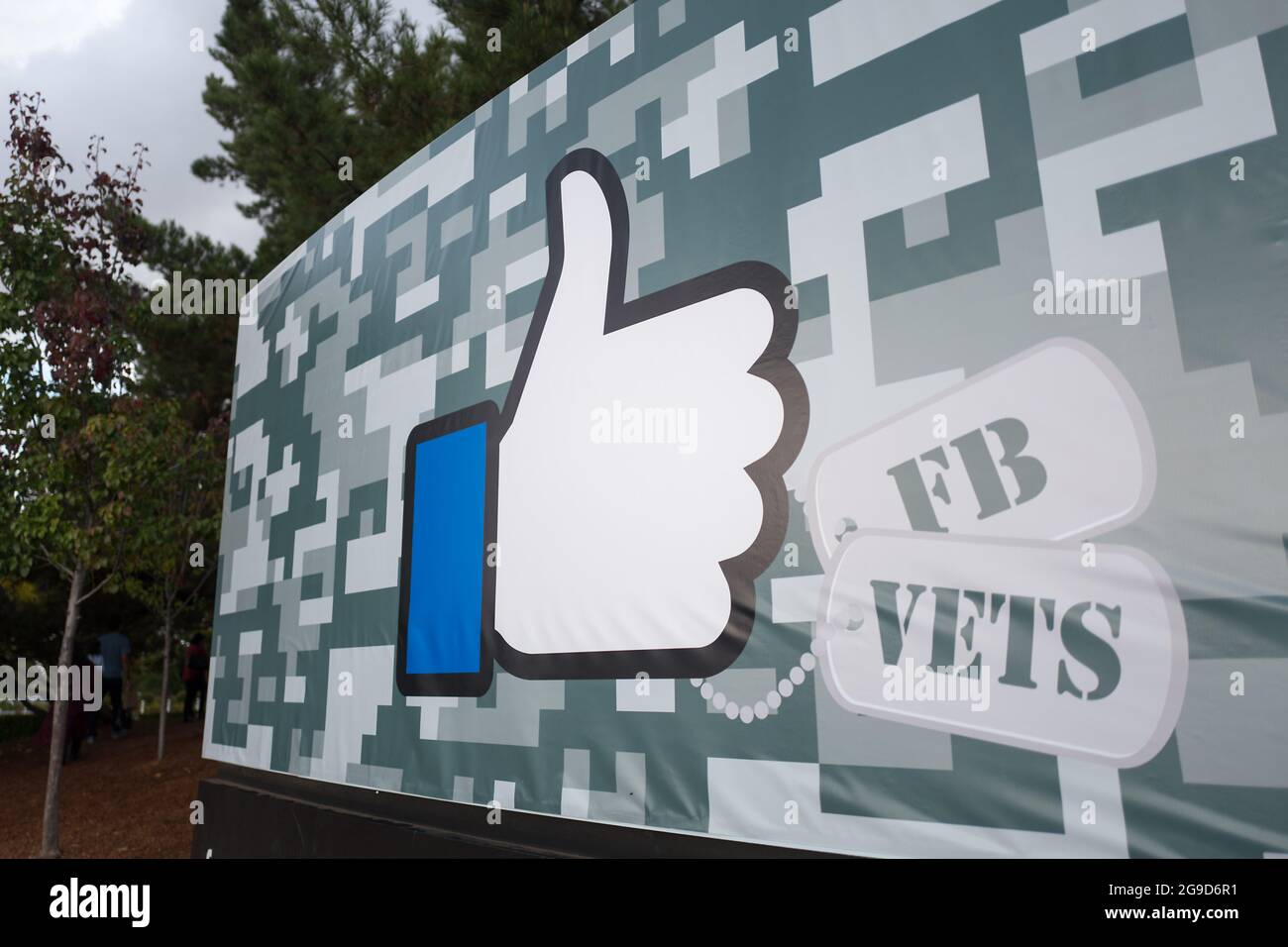 Facebook Thumb Logo