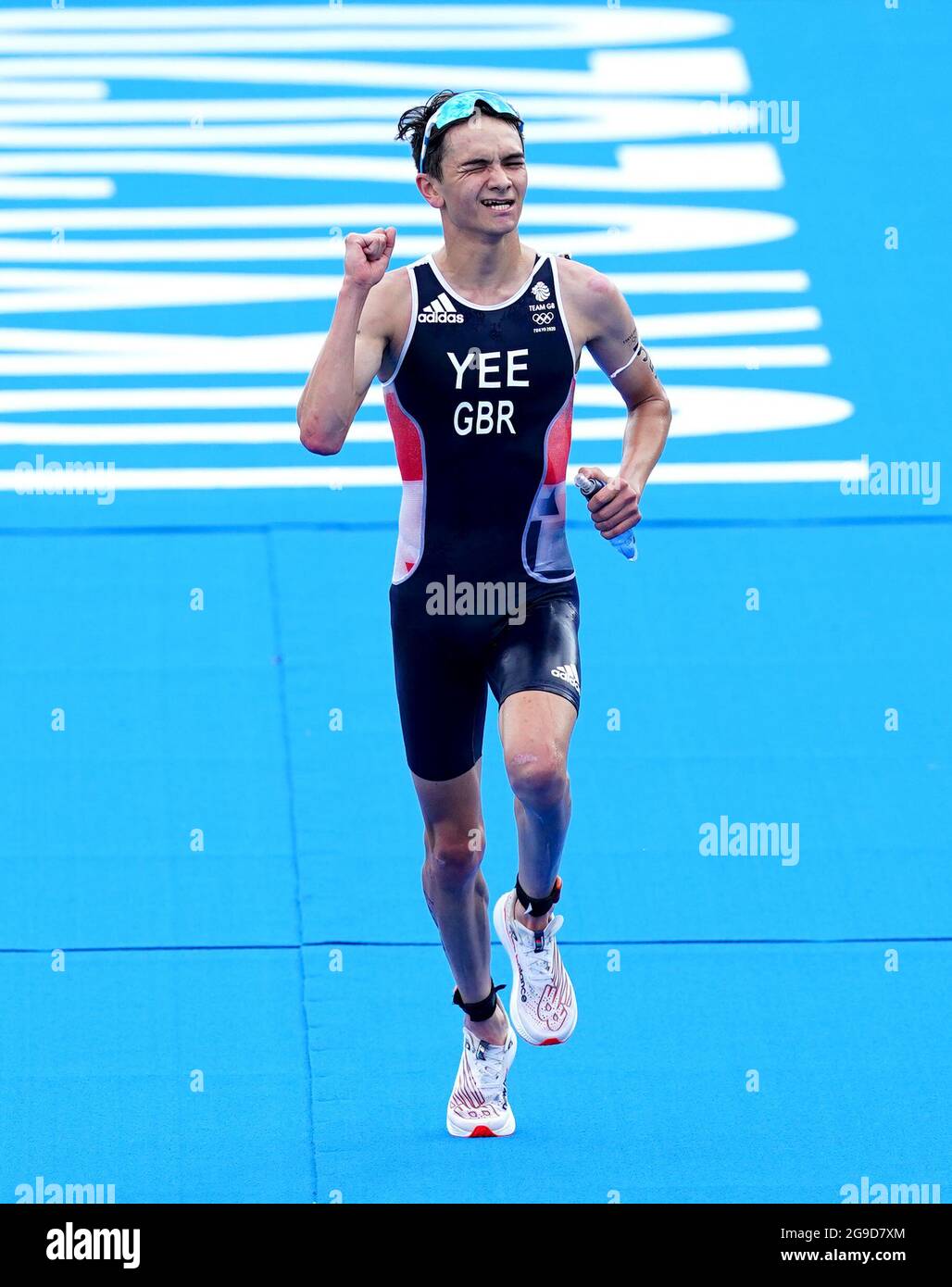 Great Britain's Alex Yee celebrates finishing second to take the silver ...