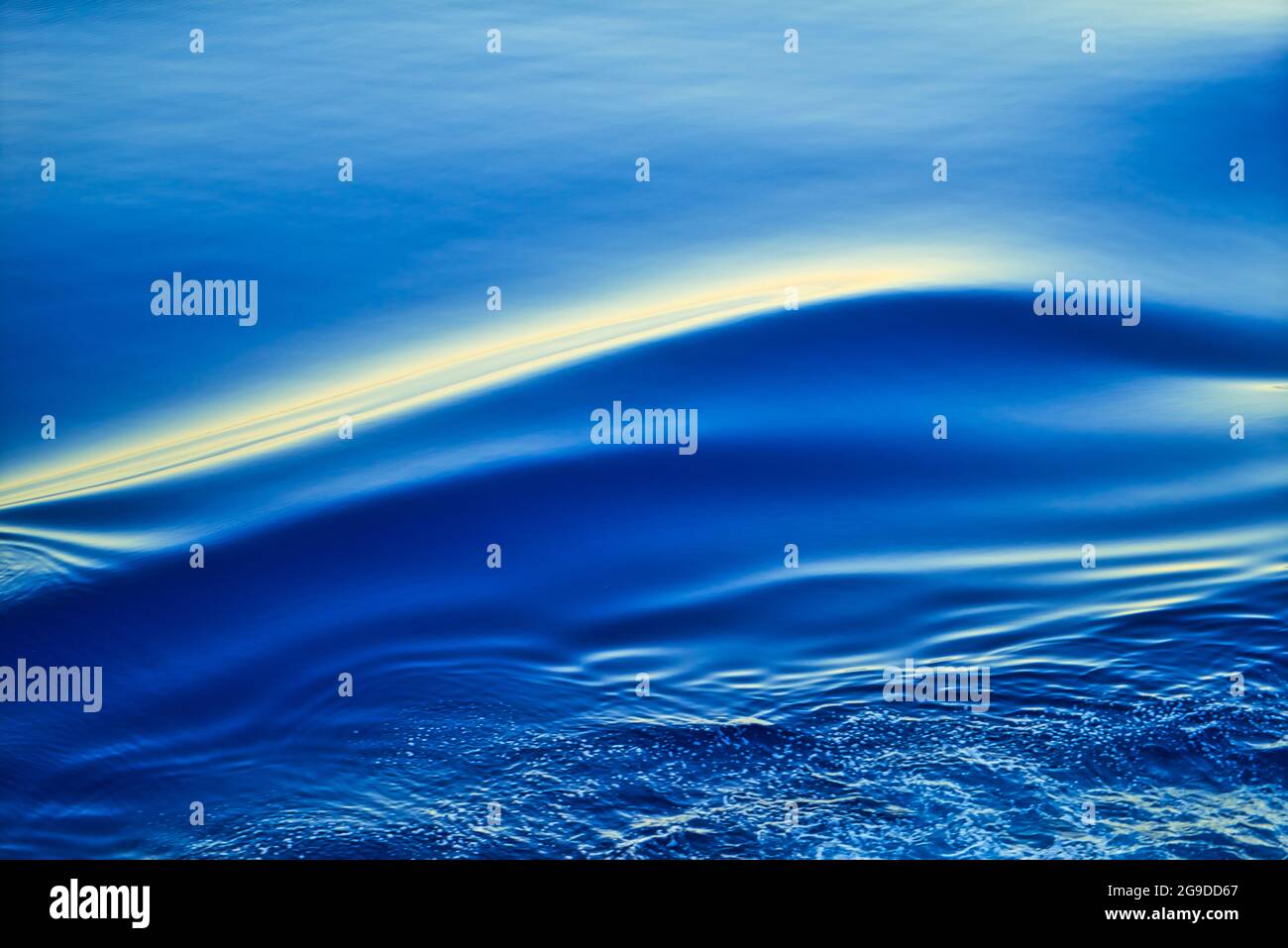 Smooth sea level hi-res stock photography and images - Alamy