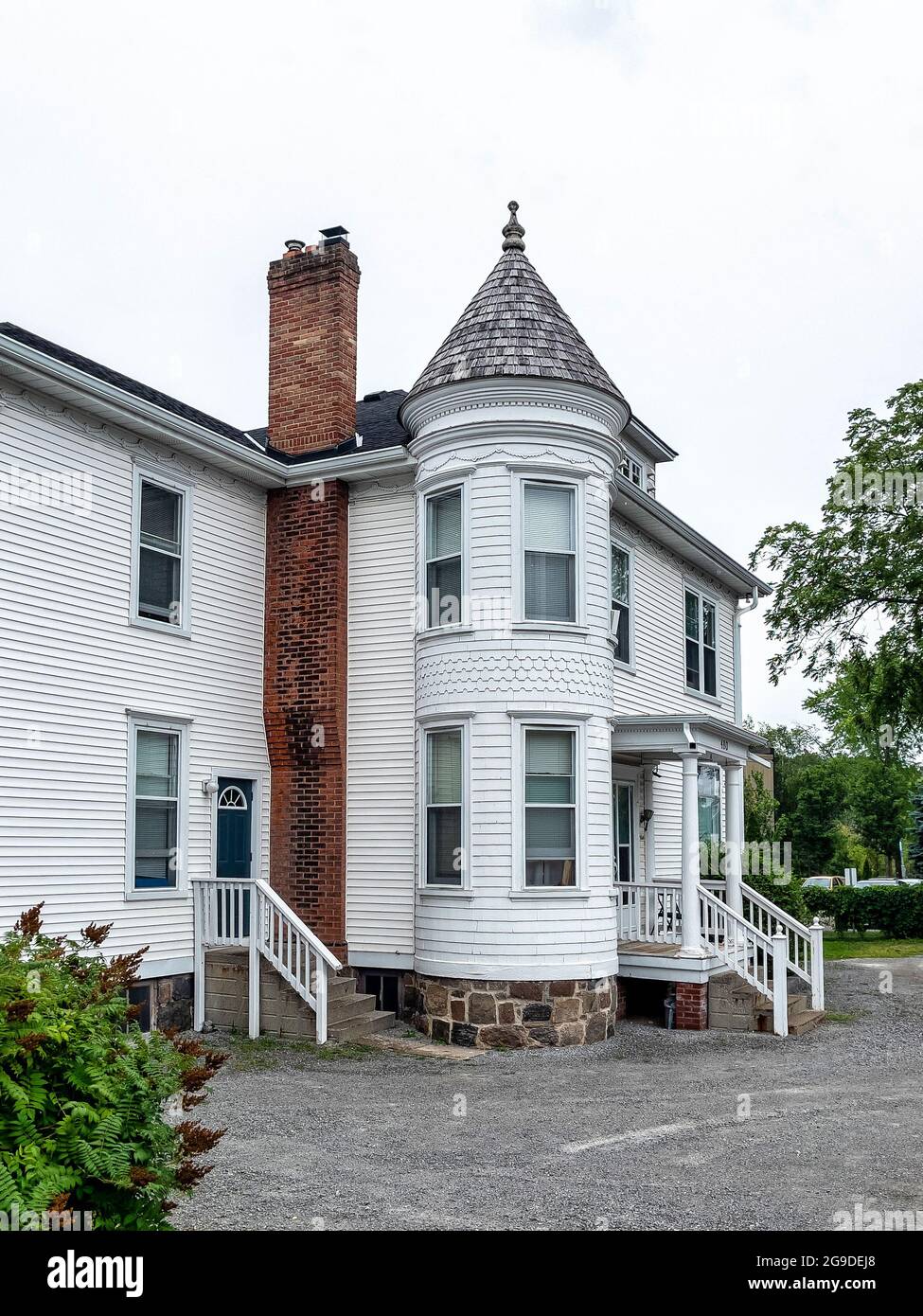 Colonial-style architecture building in the historic district of ...