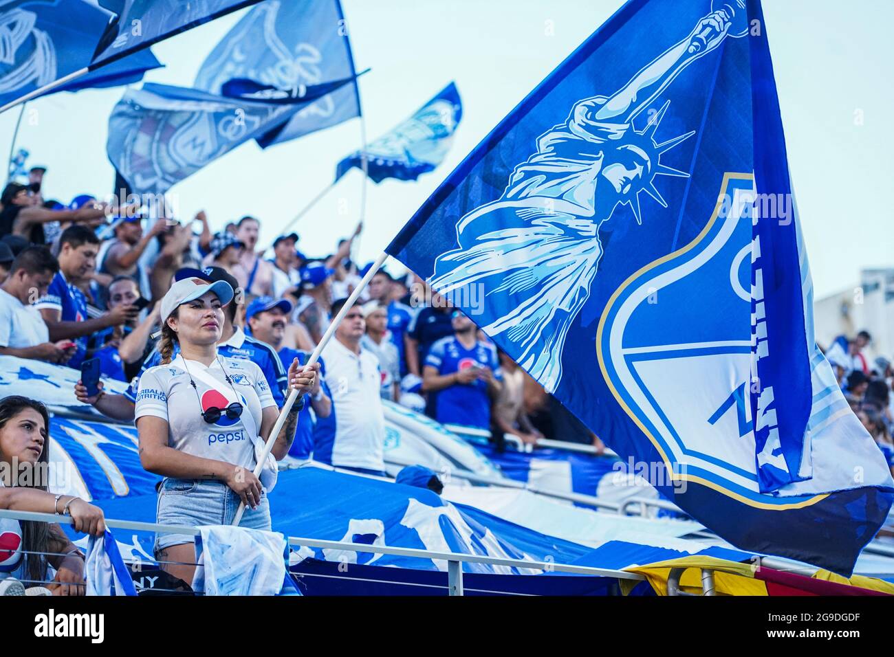 Millonarios fans hi-res stock photography and images - Alamy