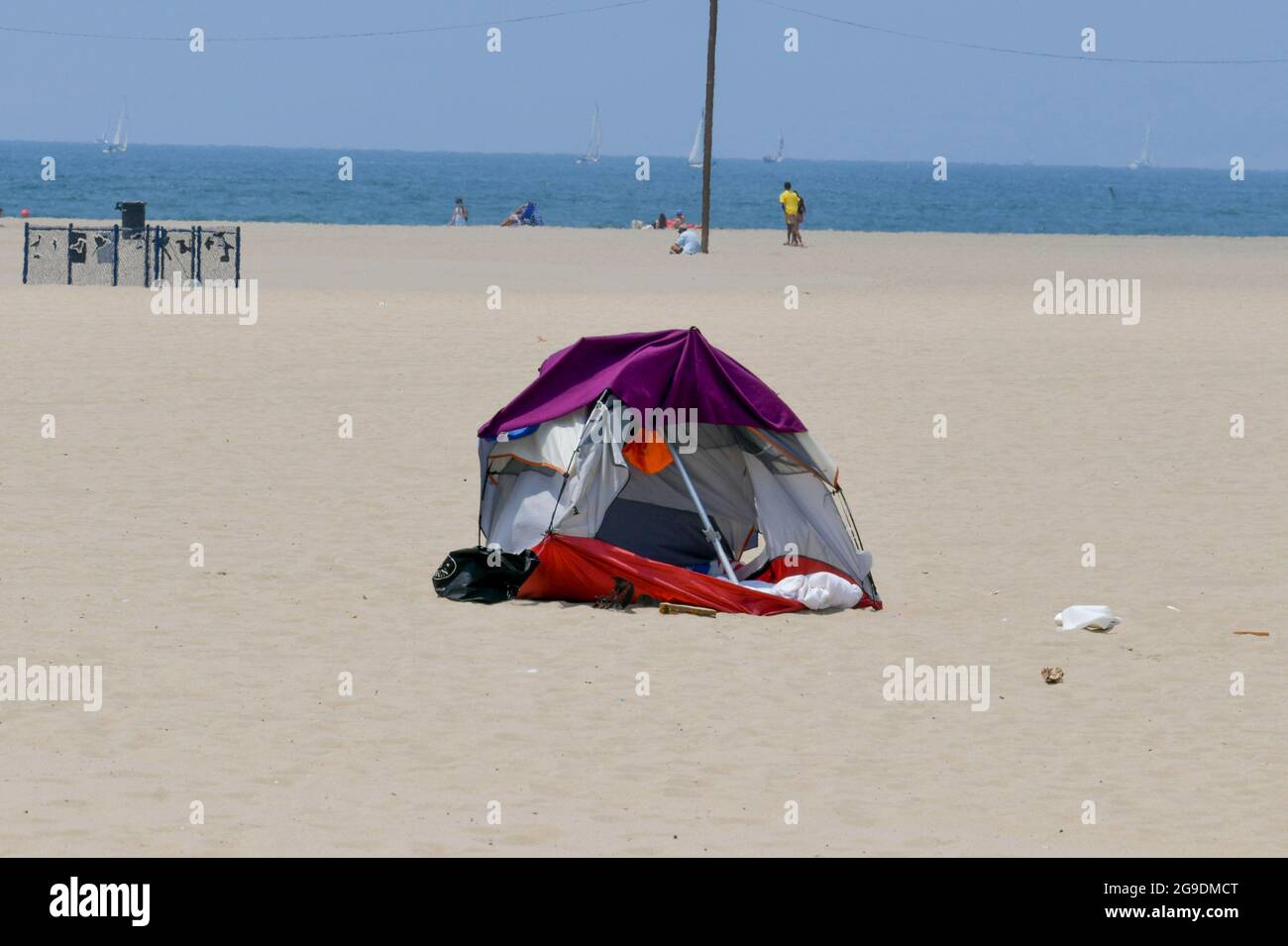 Los Angeles CA - : Venice Beach homeless encampment in Los Angeles, CA ...