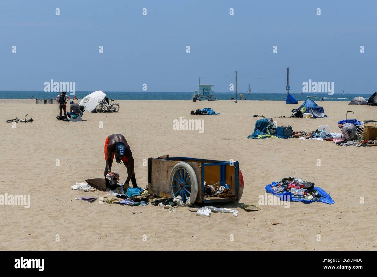 Los Angeles CA - : Venice Beach homeless encampment in Los Angeles, CA ...