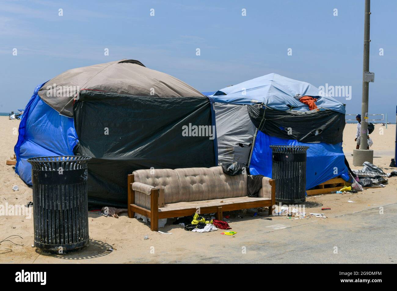 Los Angeles CA - : Venice Beach homeless encampment in Los Angeles, CA ...
