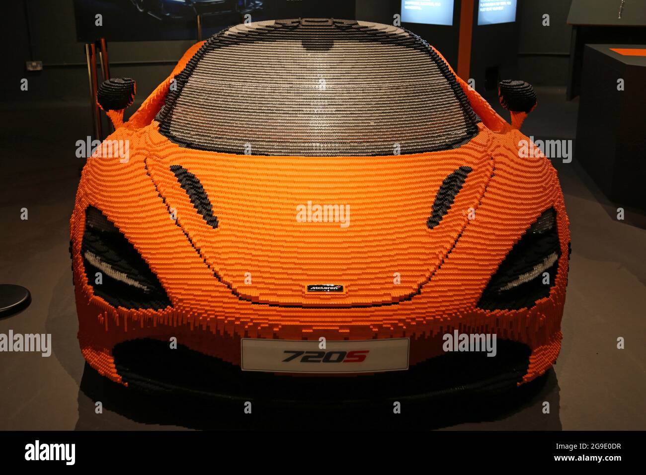 Car on bricks hi-res stock photography and images - Alamy