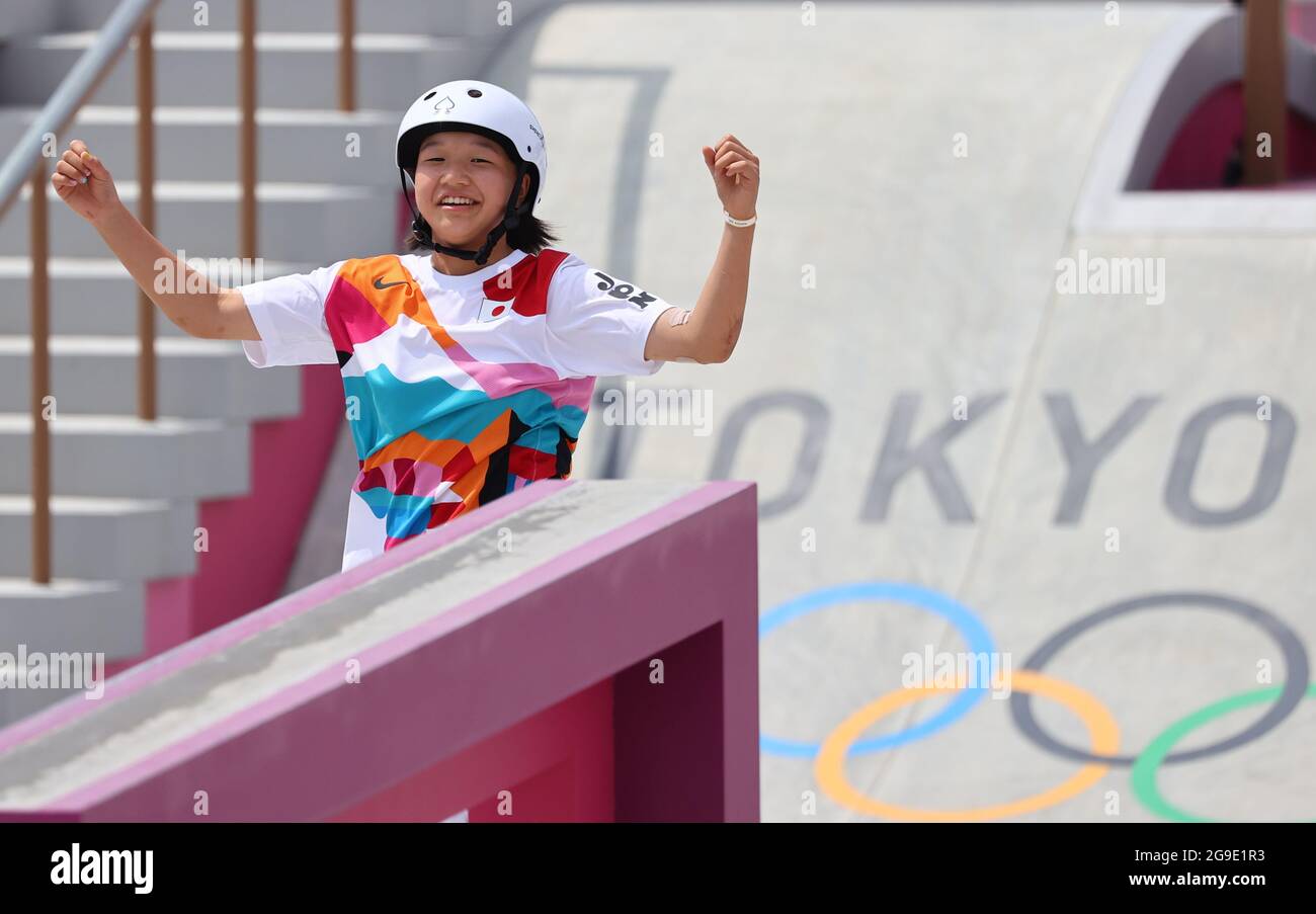 Momiji nishiya of japan celebrates hi-res stock photography and images ...
