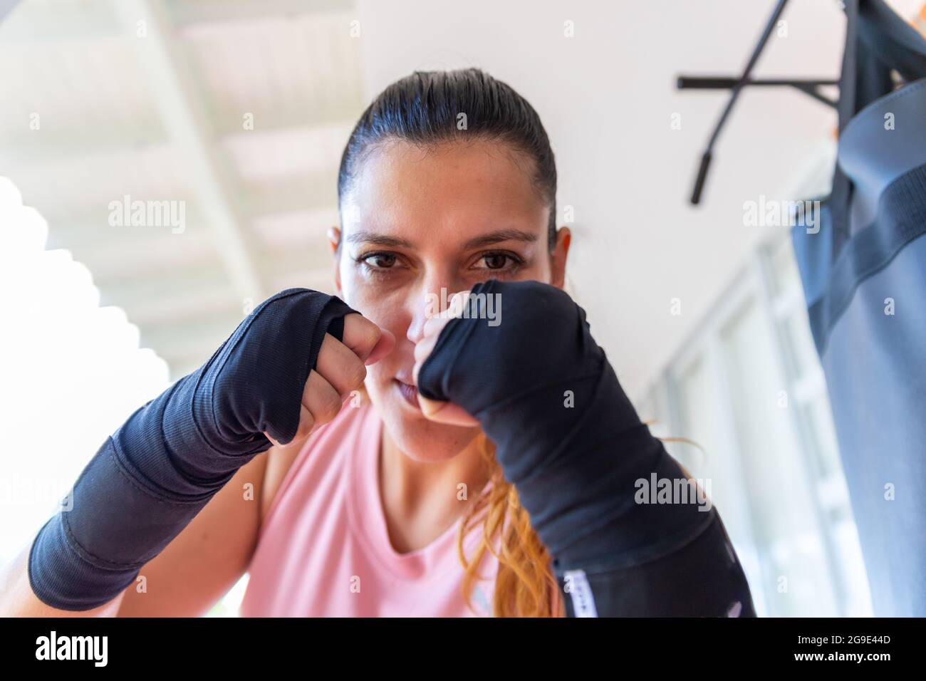 Boxing pose hi-res stock photography and images - Alamy