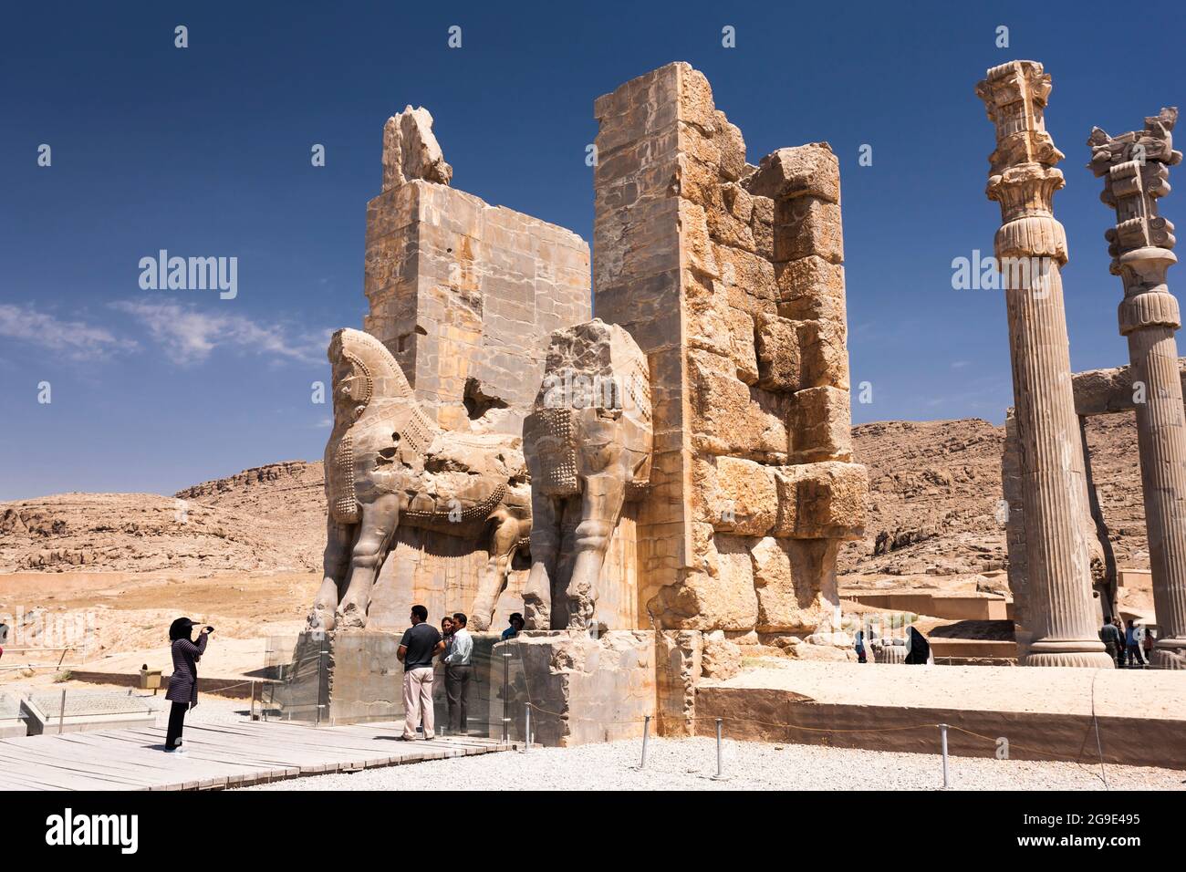 Persepolis, bull statues, gate of all nations, gate of Xerxes, capital ...