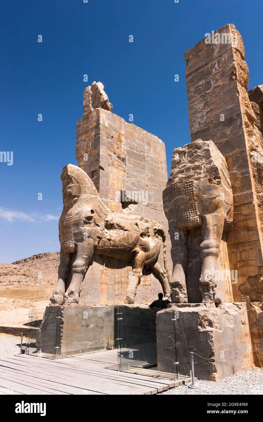 Persepolis, bull statues, gate of all nations, gate of Xerxes, capital ...