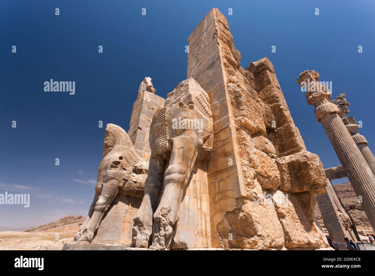 Persepolis, bull statues, gate of all nations, gate of Xerxes, capital ...
