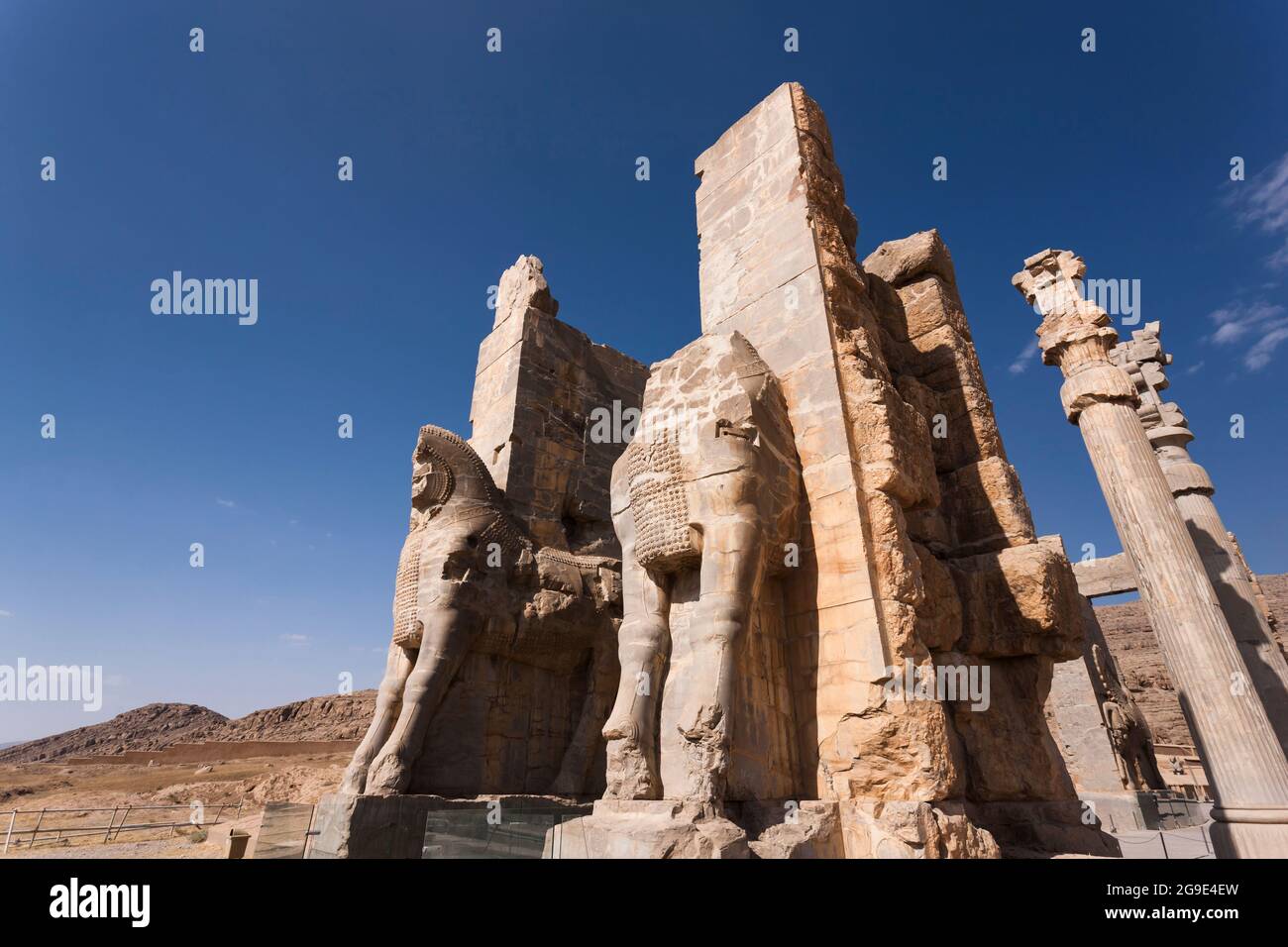 Persepolis, bull statues, gate of all nations, gate of Xerxes, capital ...