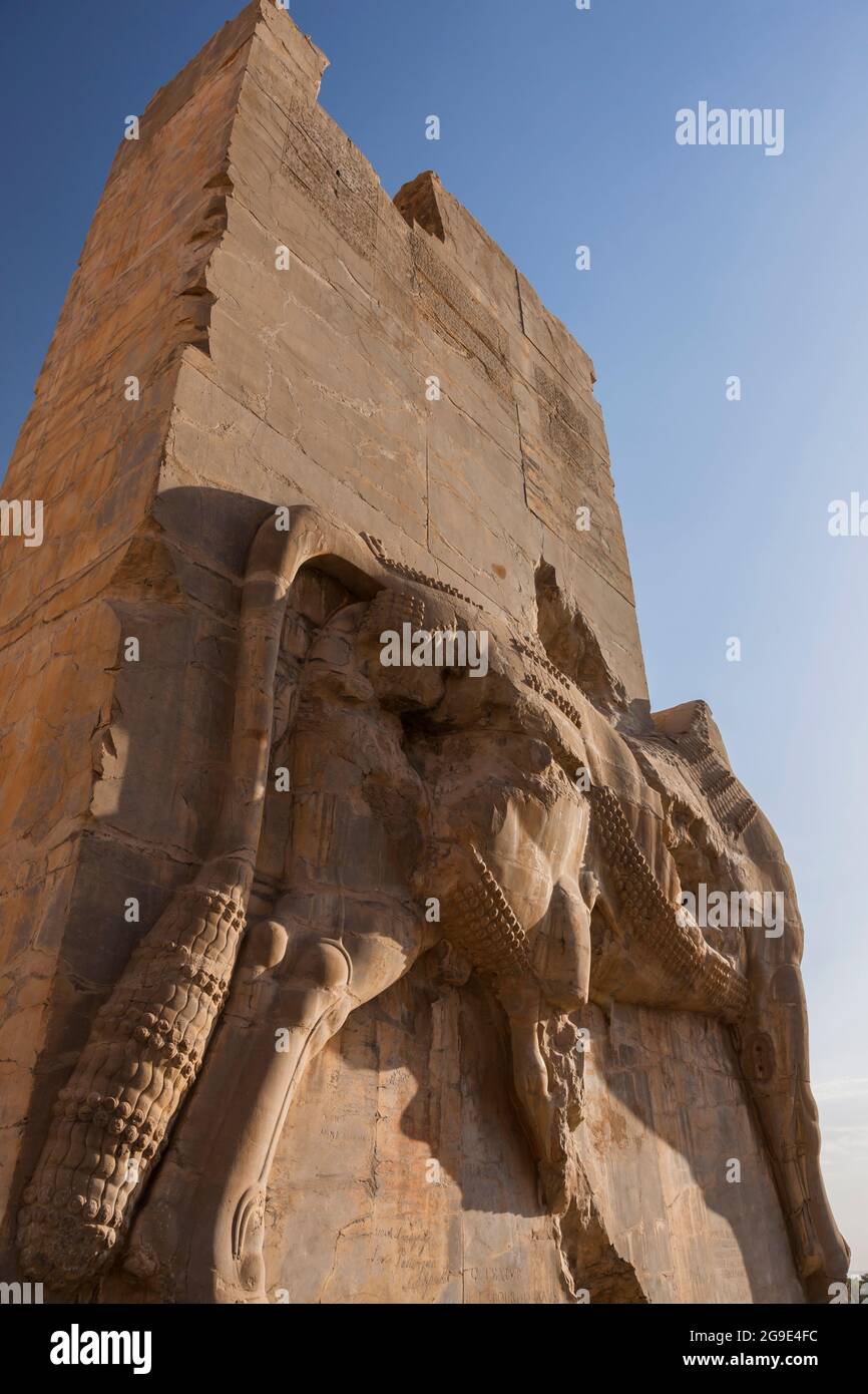Persepolis,lamassu statue, gate of all nations, gate of Xerxes, capital ...