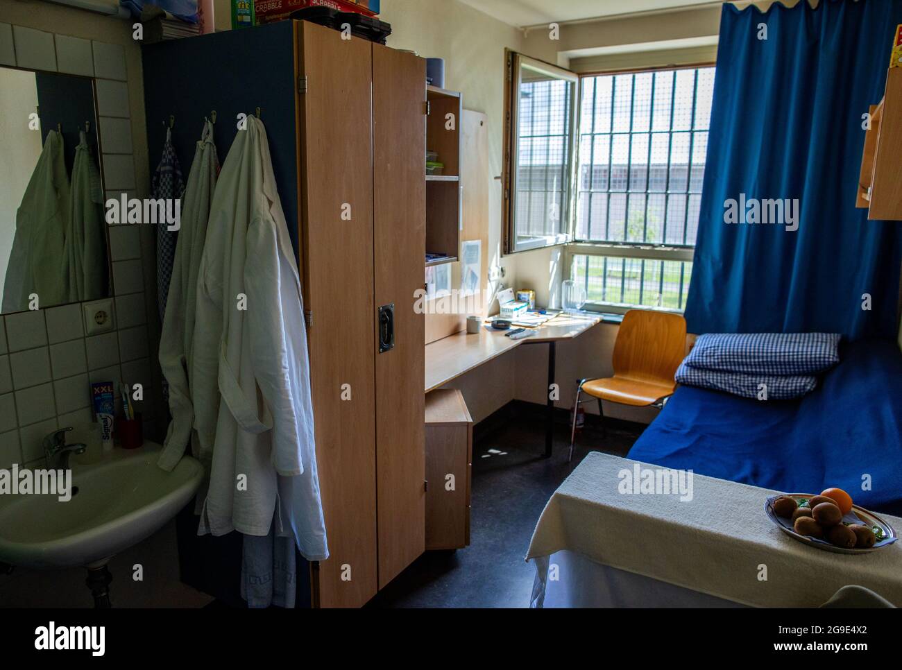 Single prisoner cell hi-res stock photography and images - Alamy