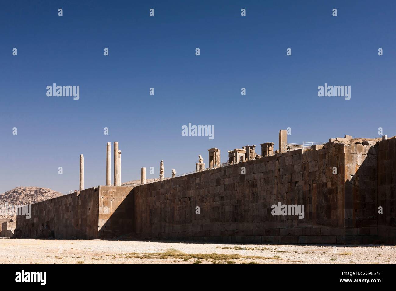 Palace architecture platform hi-res stock photography and images - Alamy