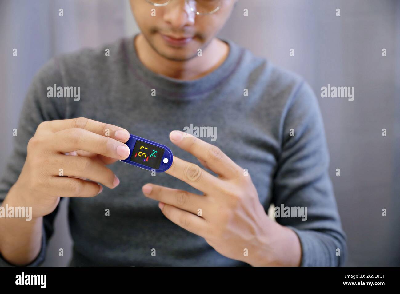 Oxygen saturation probe hi-res stock photography and images - Alamy