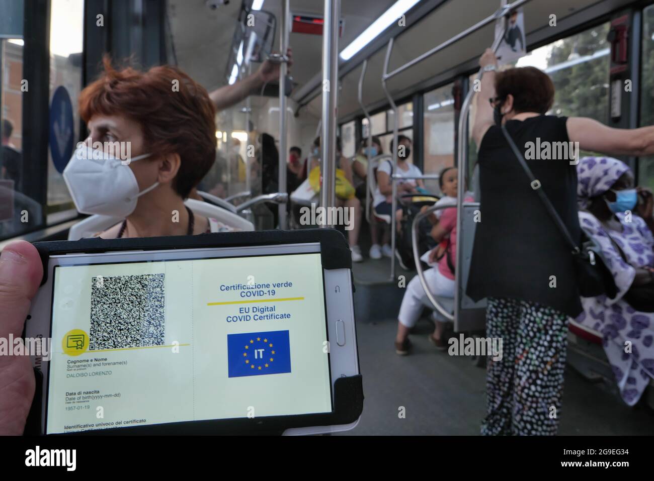 THE ITALIAN DIGITAL PASS WITH THE QR CODE NECESSARY TO ACCESS PUBLIC ...