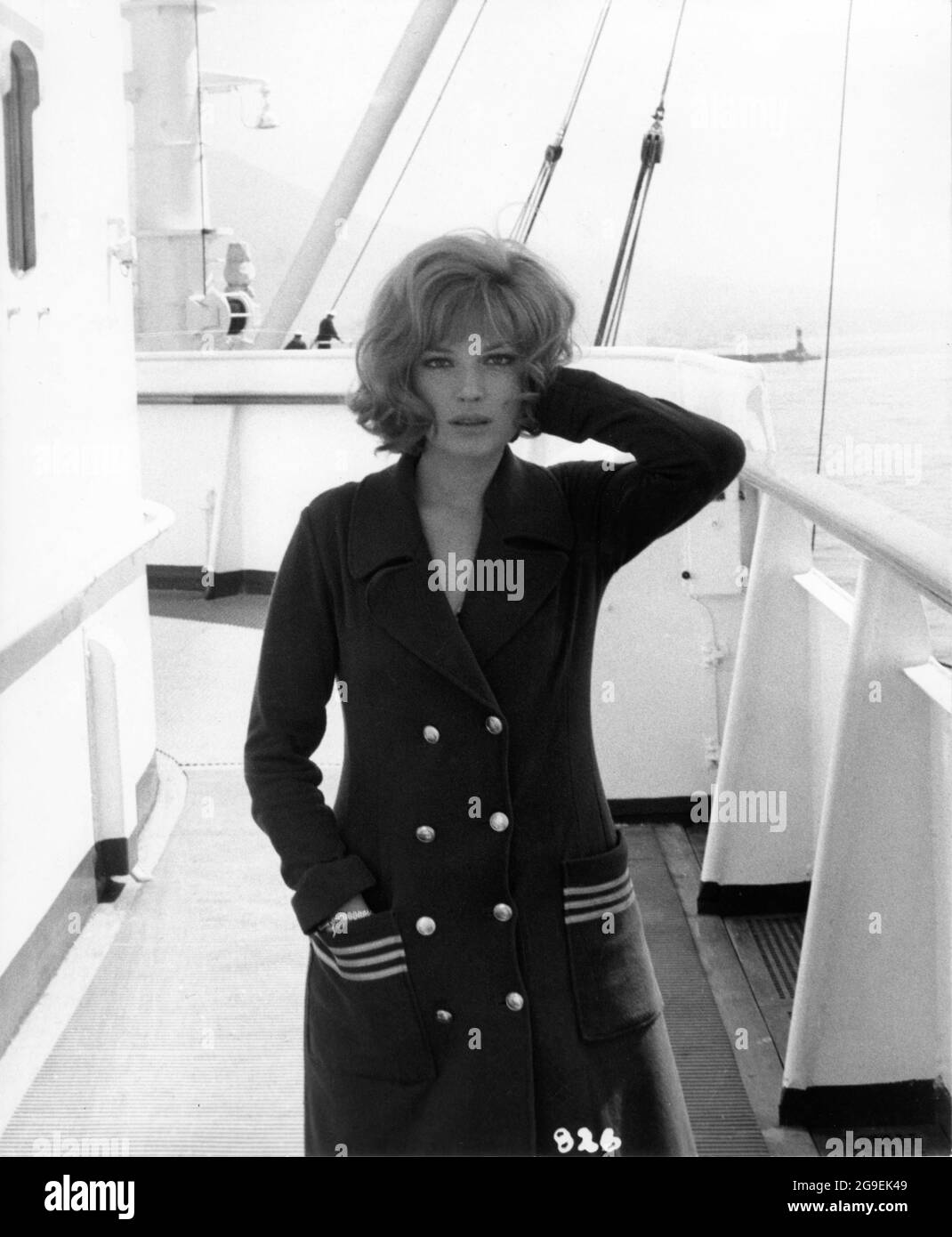 MONICA VITTI in AMORE MIO AIUTAMI aka HELP ME MY LOVE 1969 director ALBERTO SORDI Documento Film ...