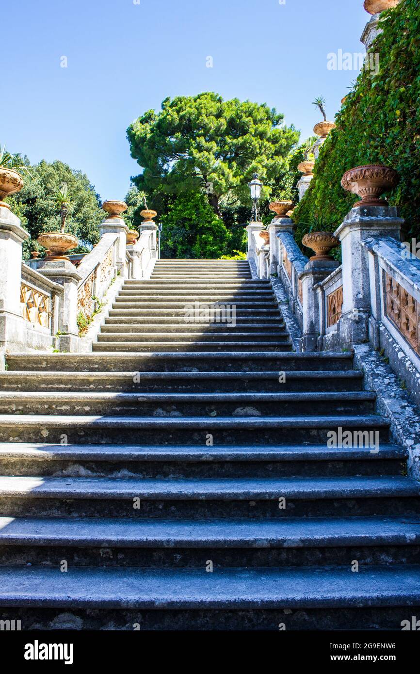 Sunny garden spot hi-res stock photography and images - Alamy