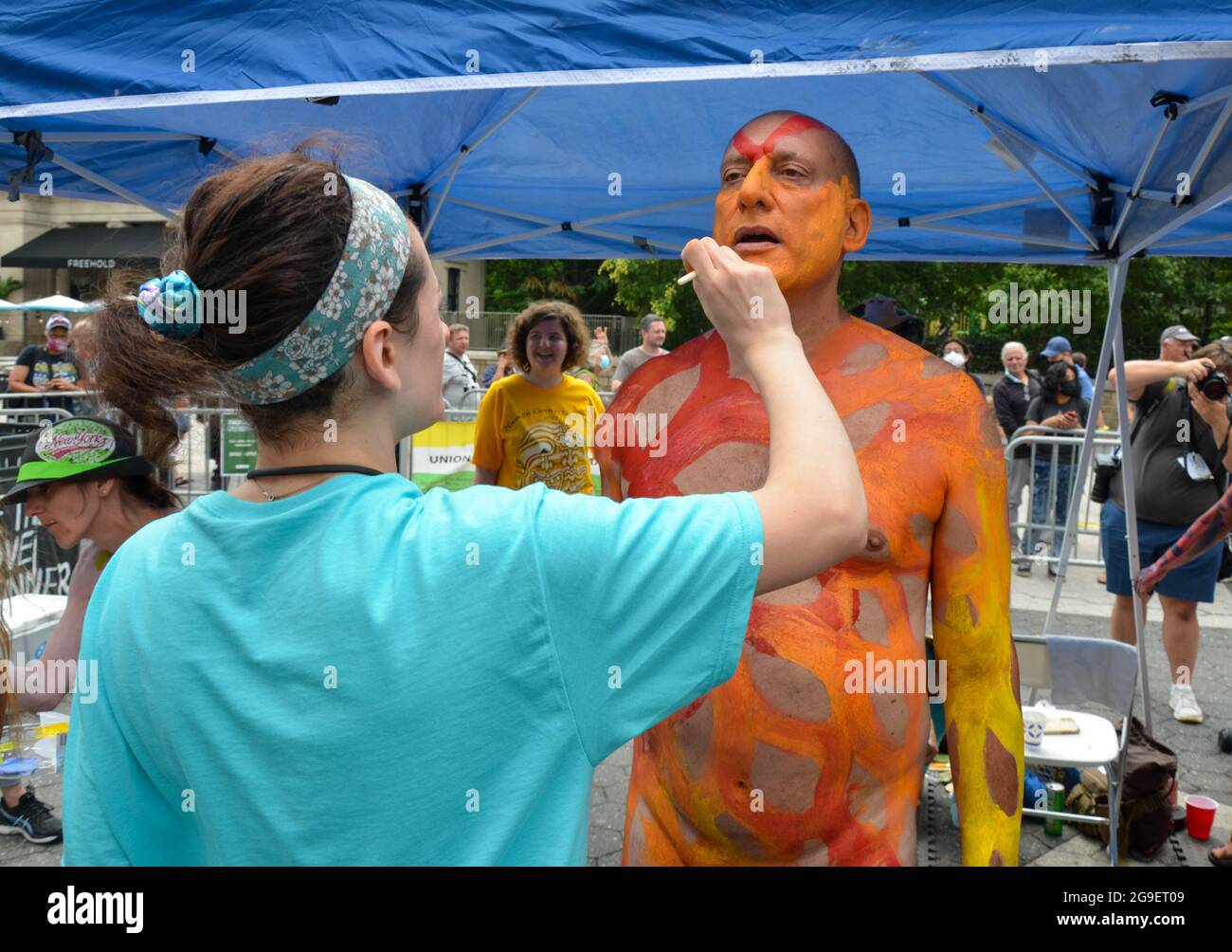 Participants take part in the annual bodypainting day in Union Square ...