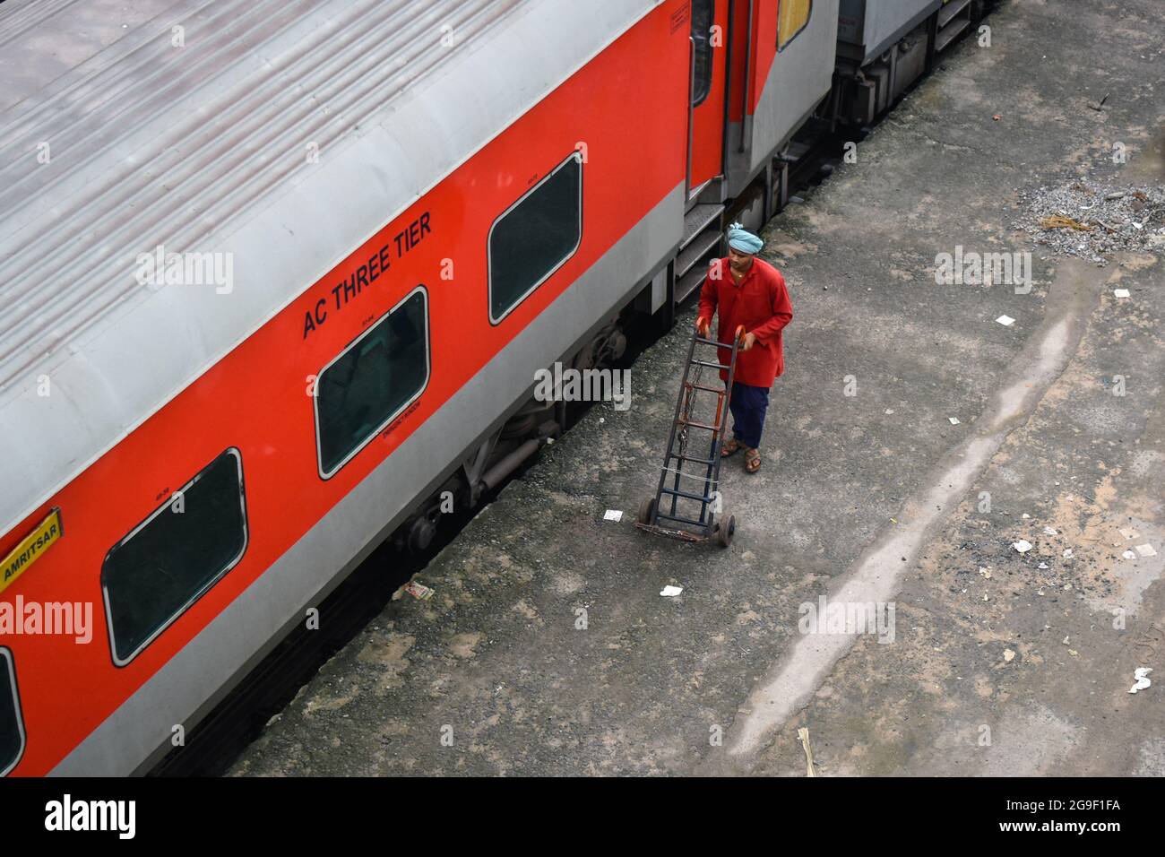 Indian pacific express train hi-res stock photography and images - Alamy