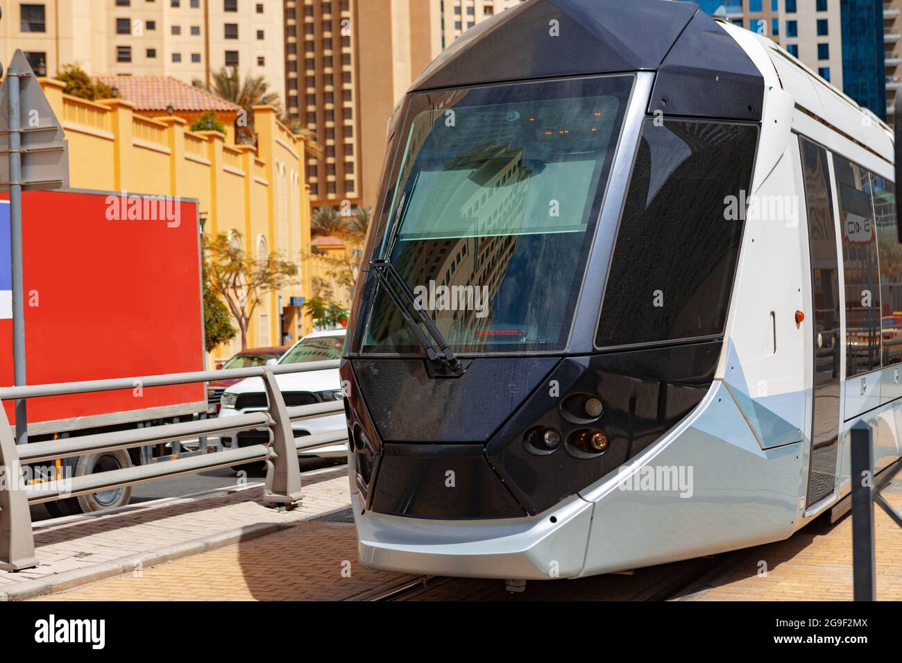 Metro railway train in Dubai city in UAE Stock Photo - Alamy