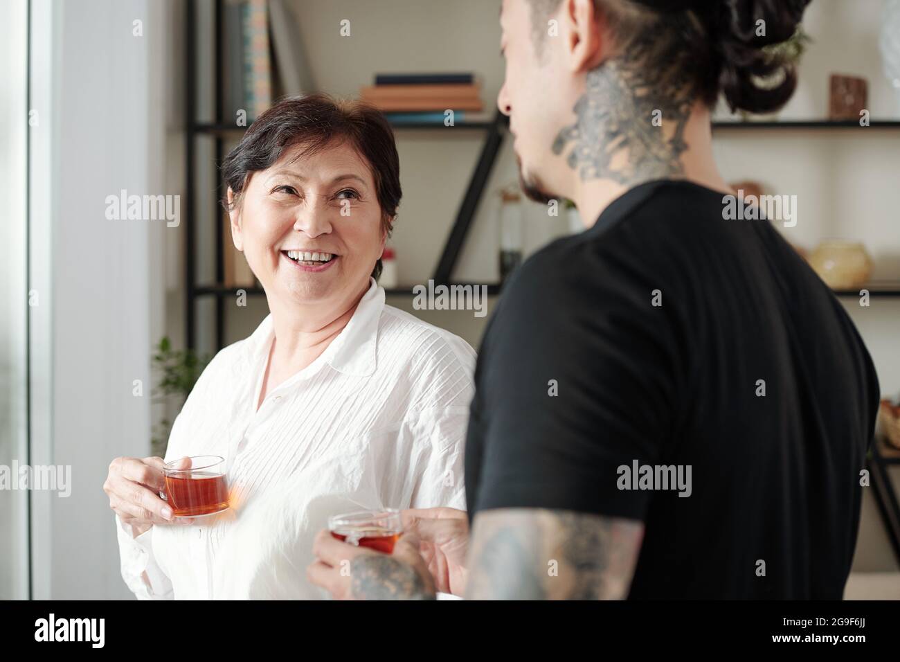 Two men drinking tea hi-res stock photography and images - Alamy