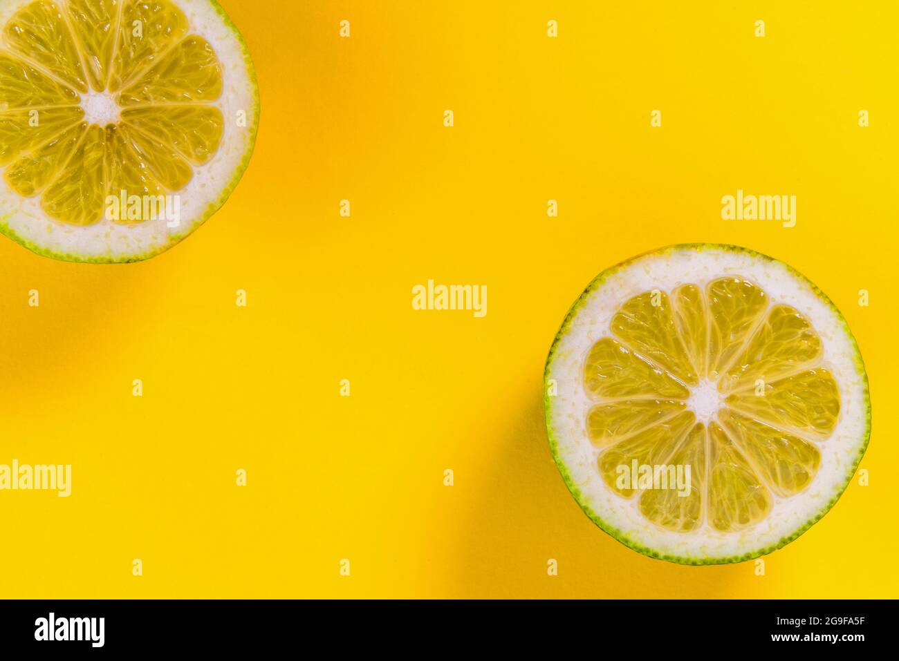 Lemon color background hi-res stock photography and images - Alamy