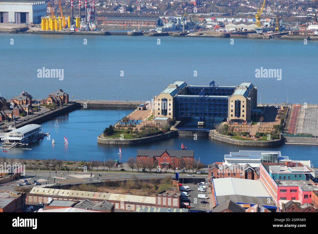 Queens dock hi-res stock photography and images - Alamy