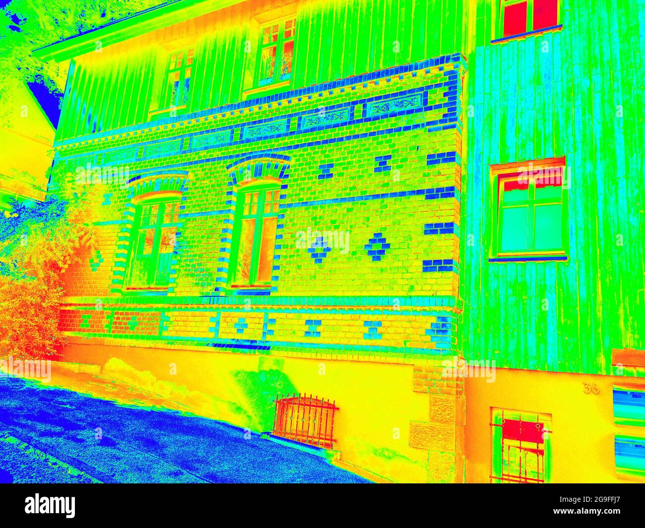 Thermal image recordings of temperature differences in infrared light ...