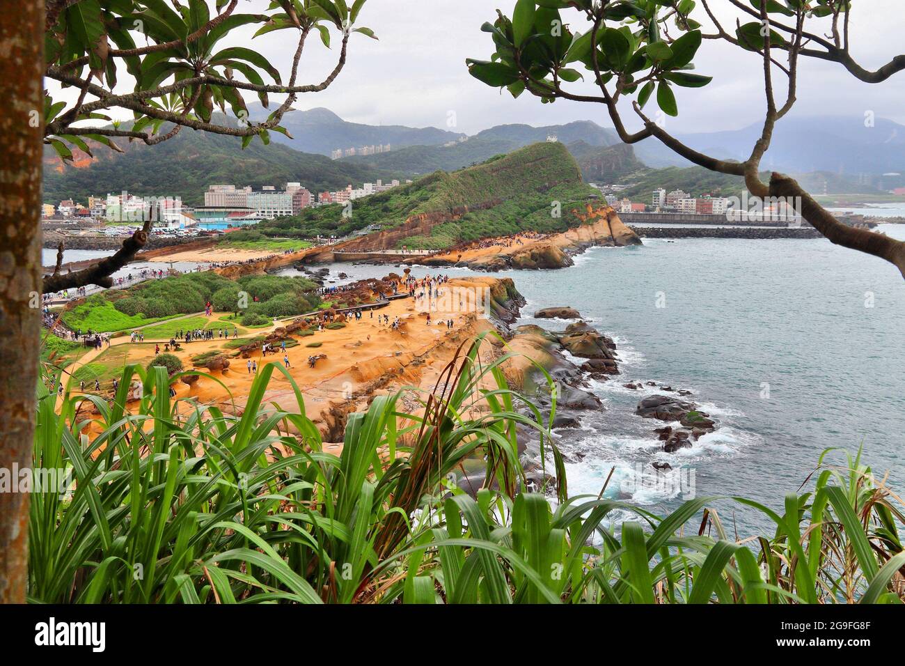Taiwan landscape. Bizarre rock formations at Yehliu Geopark near Taipei ...