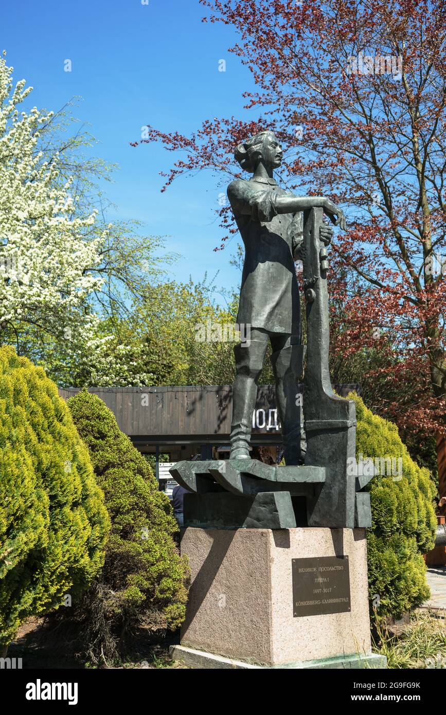 Kant kaliningrad statue hi-res stock photography and images - Alamy