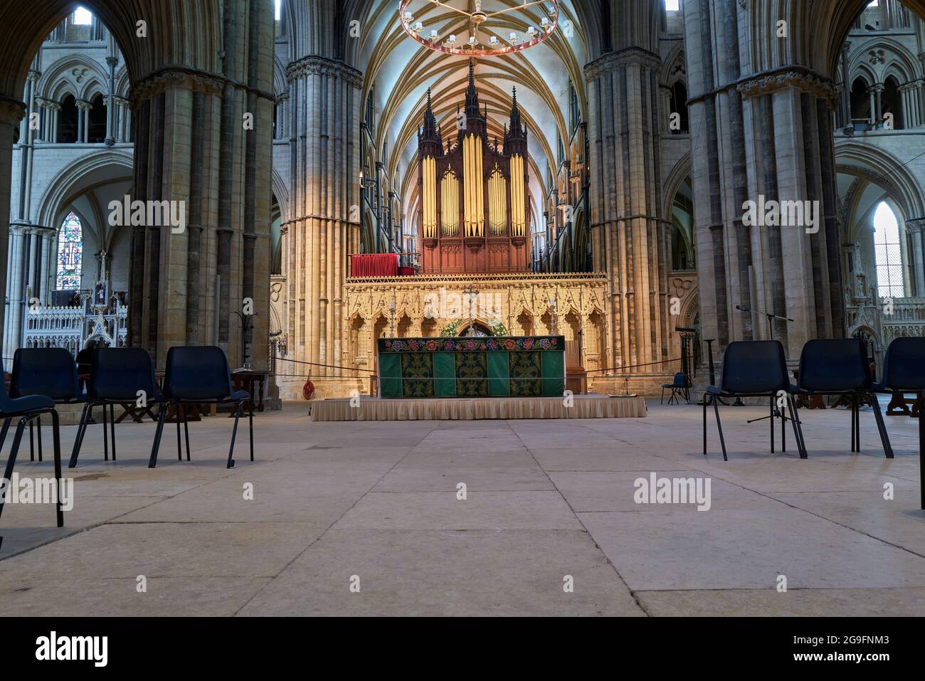 The choir screen and organ at the crossing of the north and south ...