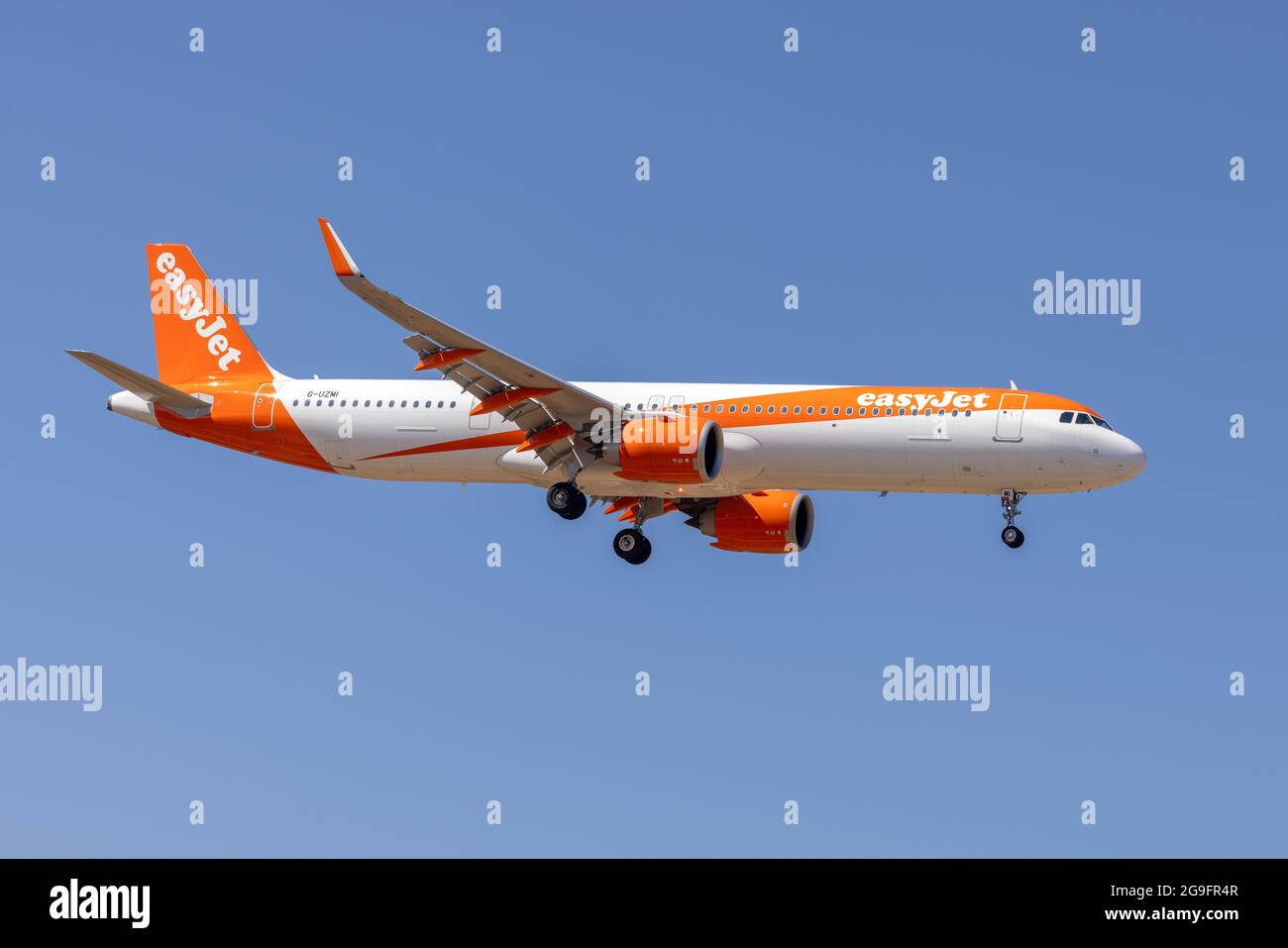 Airbus a321 cockpit hi-res stock photography and images - Alamy