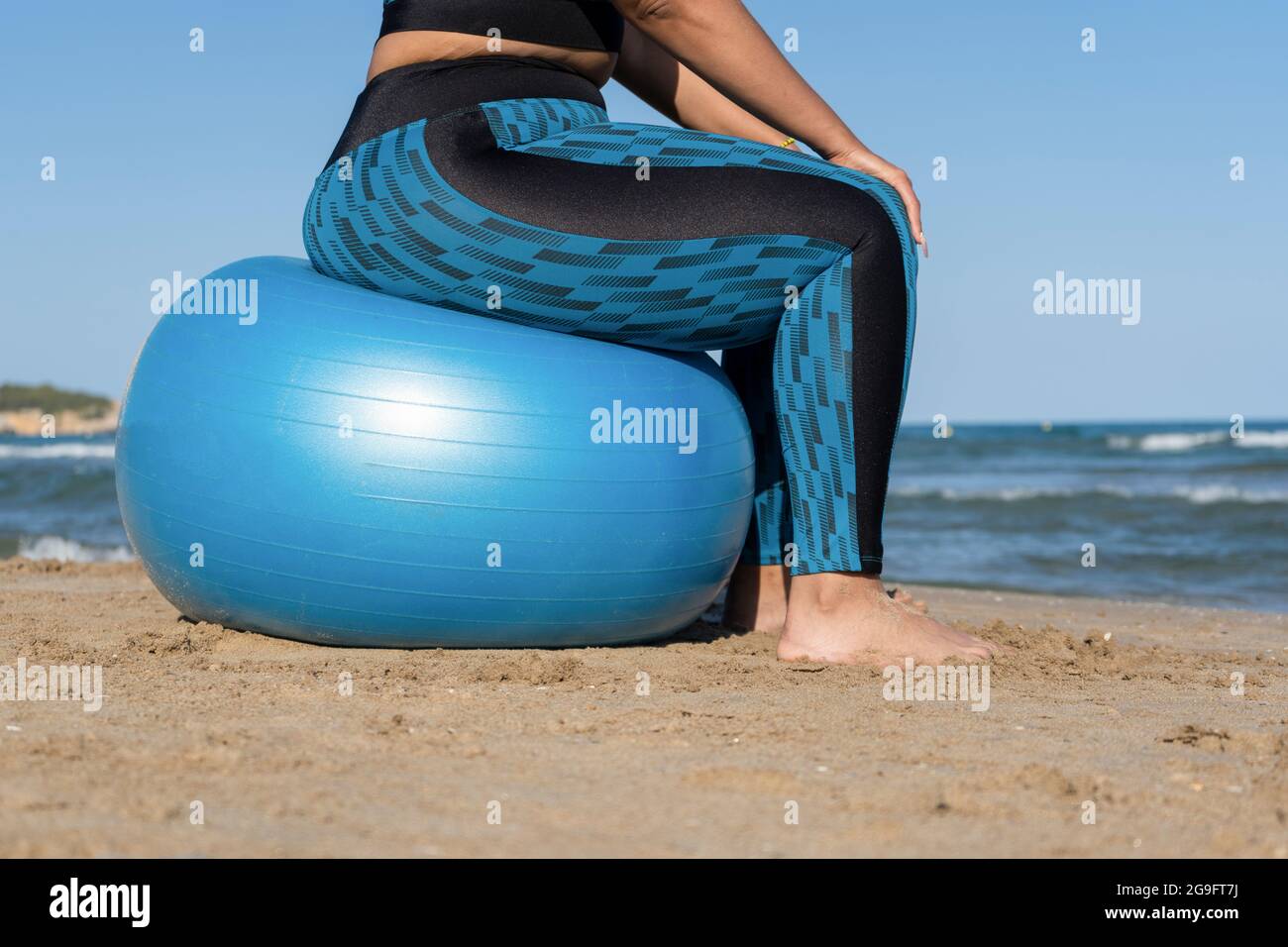 Legs latina hi-res stock photography and images - Alamy