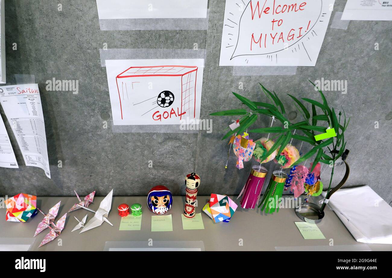 Japan olympics origami hi-res stock photography and images - Alamy