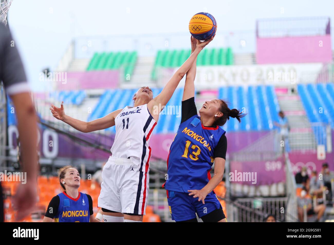 Tokyo, Japan. 26th July, 2021. (L to R) Ana Maria Filip (FRA), Khulan ...