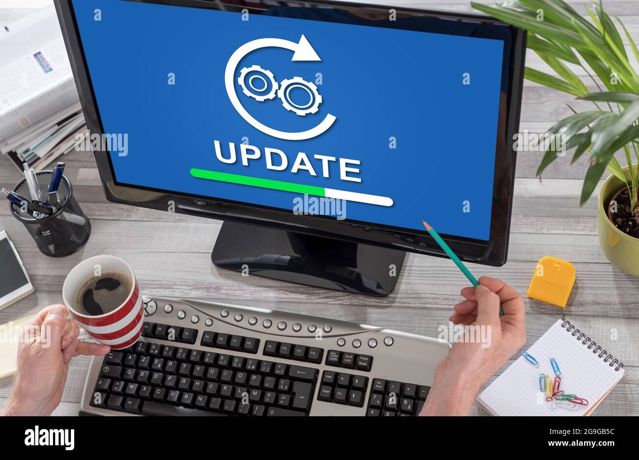 Update concept on a computer screen Stock Photo - Alamy