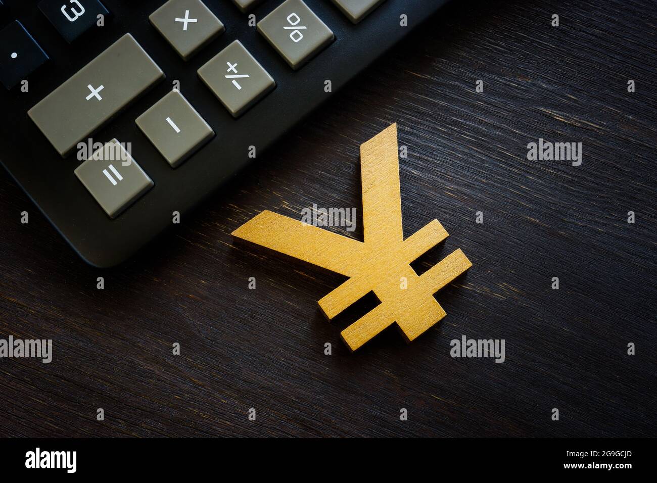 Japanese yen symbol hi-res stock photography and images - Alamy