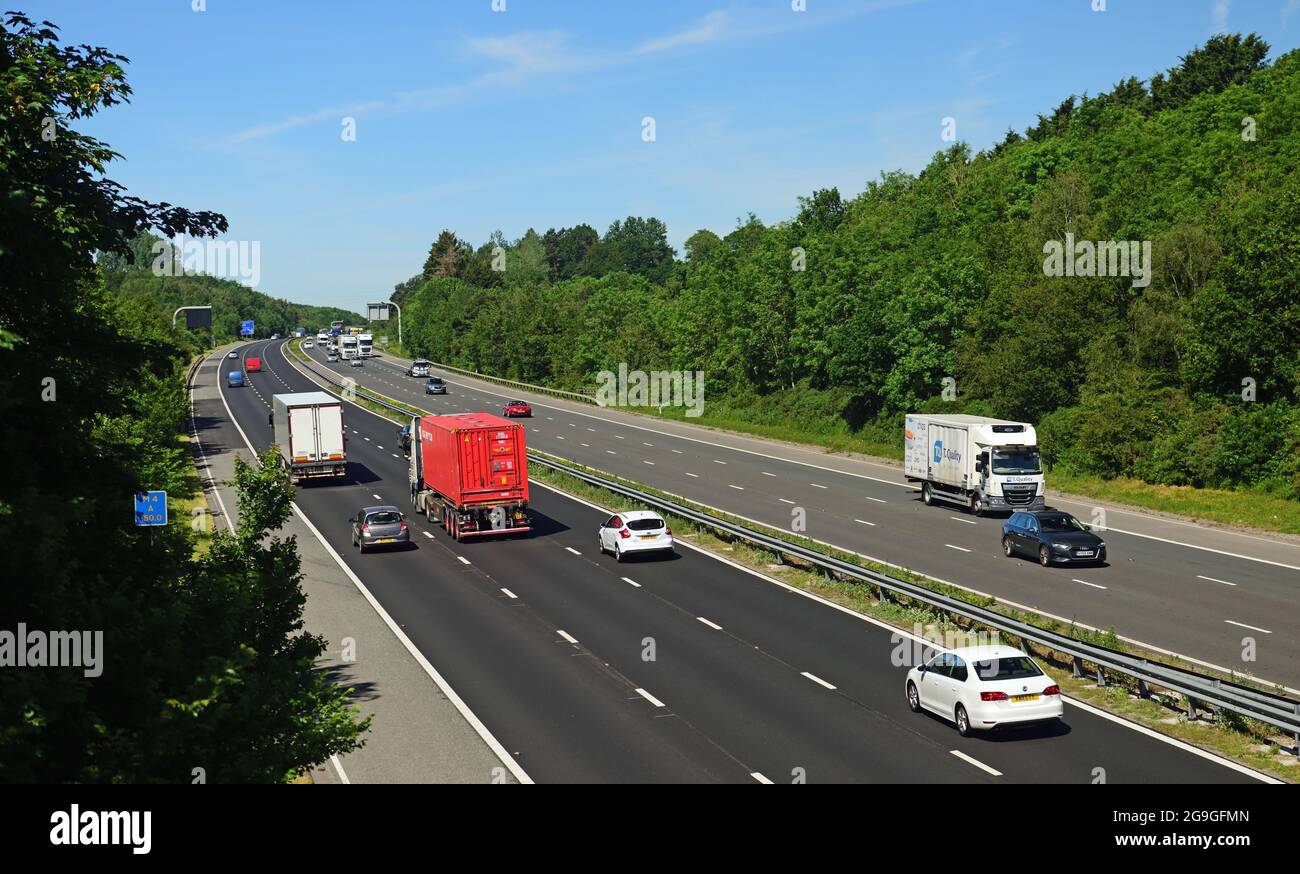 The M4 motorway near Sutton Benger in Wiltshire, between junctions 16 ...