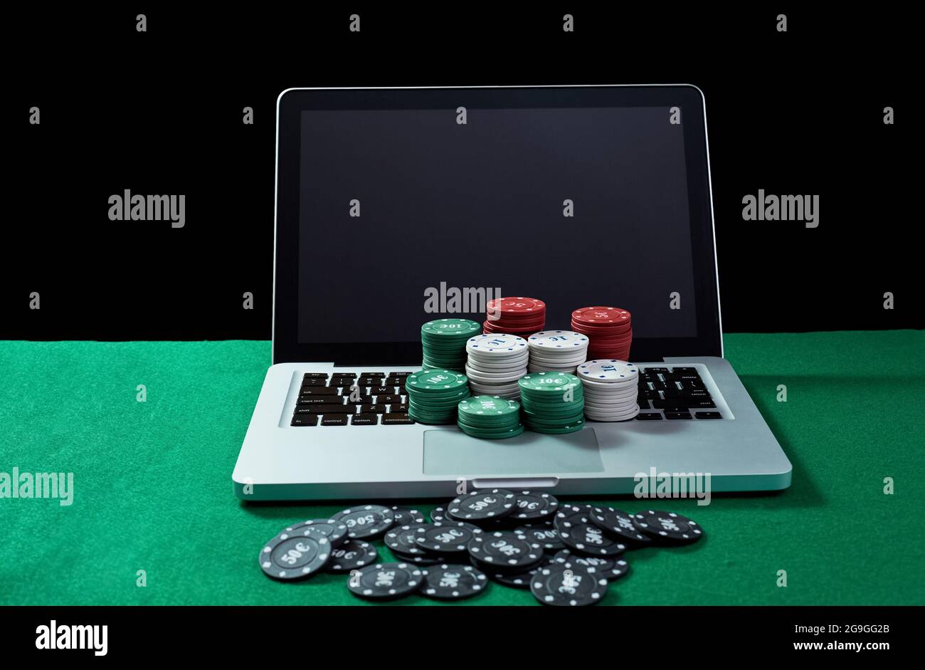 Poker chips black line hi-res stock photography and images - Alamy