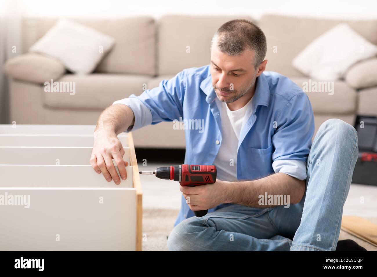 Furniture installation hi-res stock photography and images - Alamy