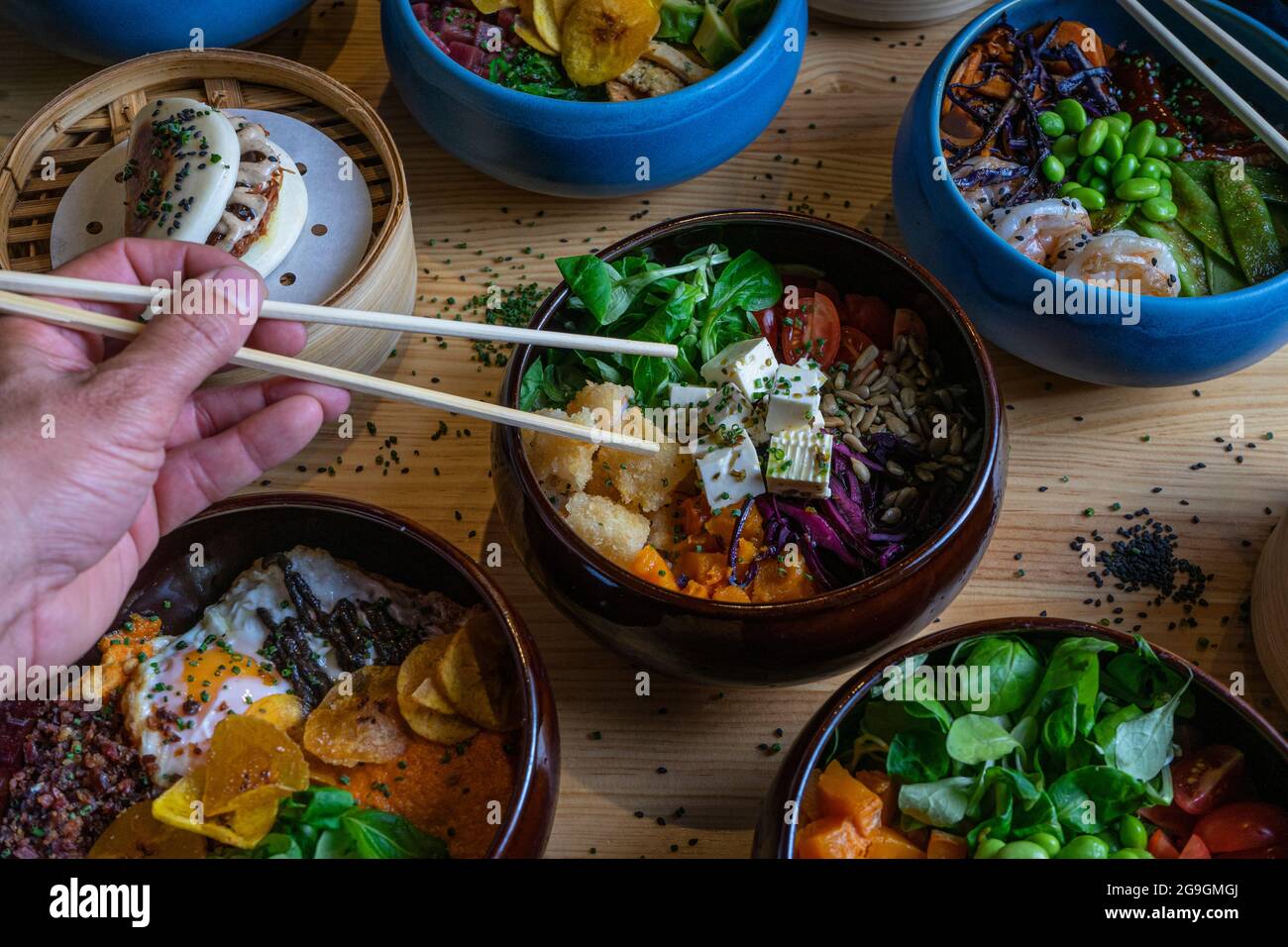 Takeout dinner table hi-res stock photography and images - Alamy