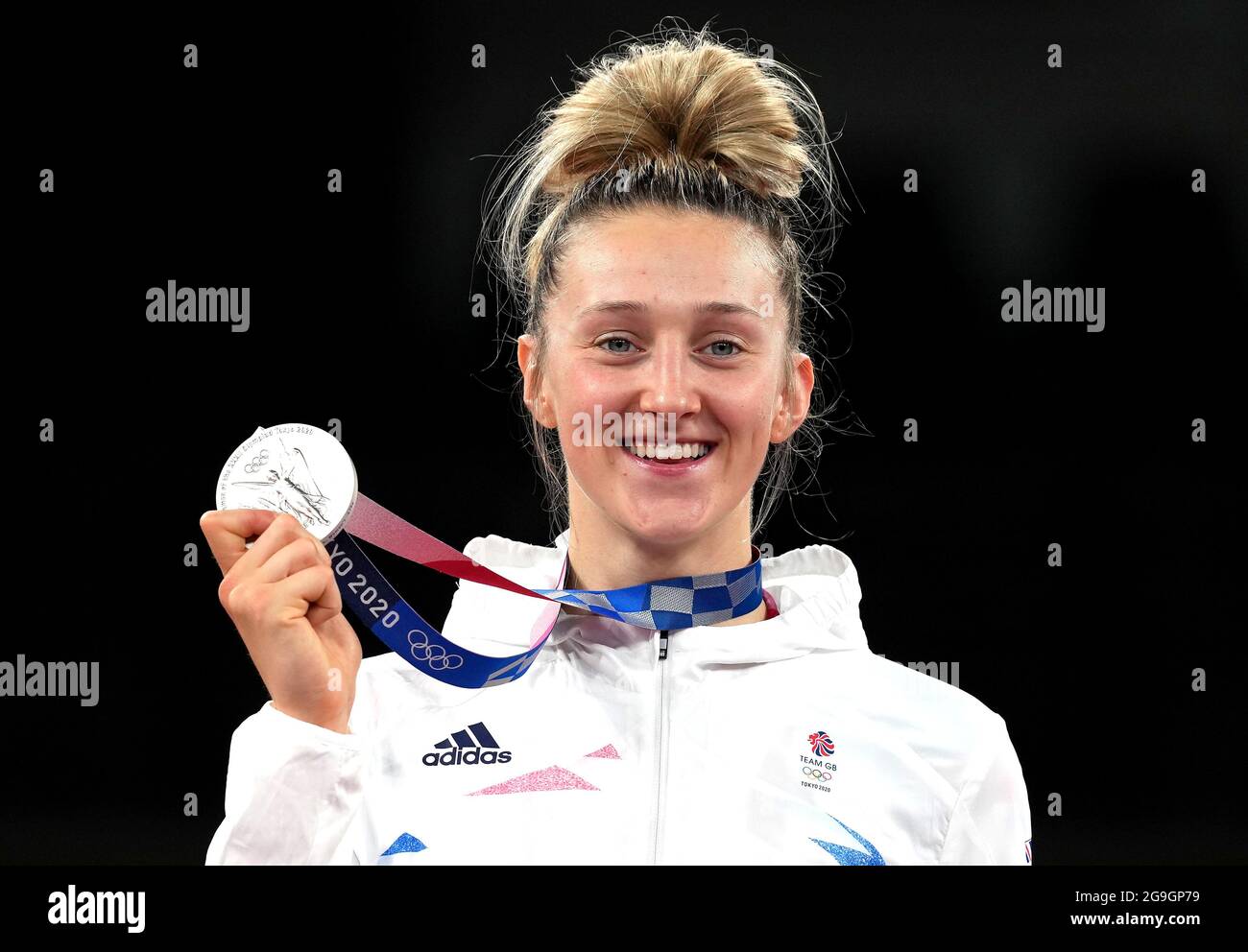 Great Britain's Lauren Williams celebrates with the silver medal after ...