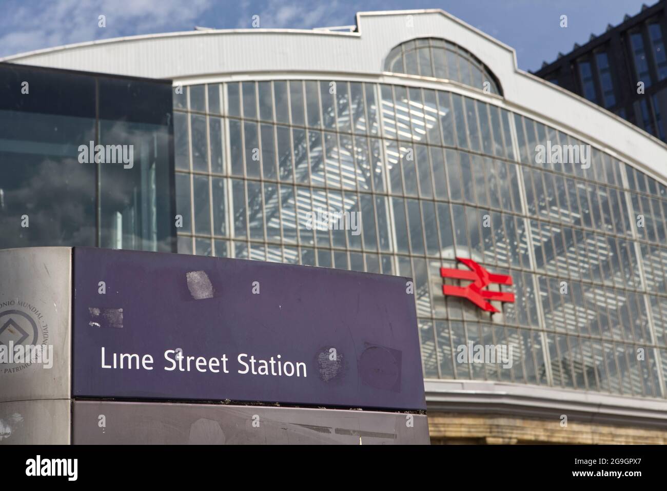 Liverpool Lime Street station Stock Photo - Alamy