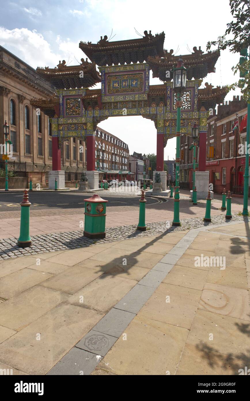 Liverpool chinatown nelson street hi-res stock photography and images ...