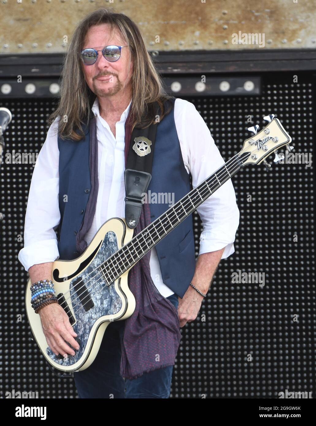 Readington, NJ. 25th July, 2021. Ricky Phillips of Styx preforms in ...
